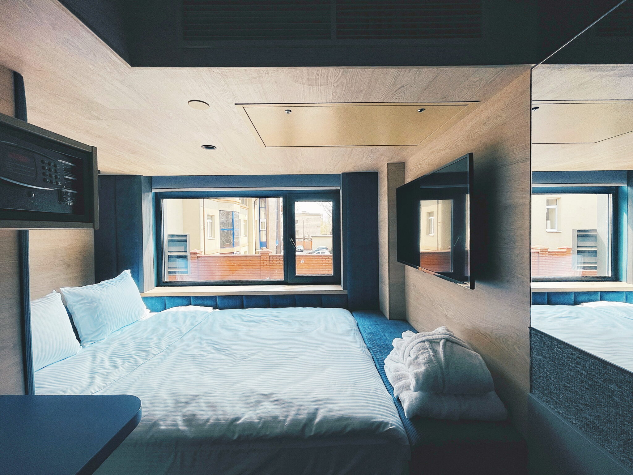 Головна - Сучасний готель IQ Hotel